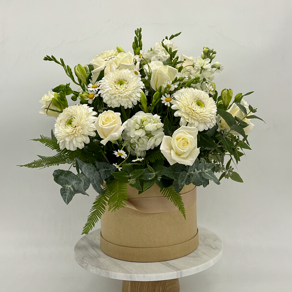 Hat Box Arrangement | The Tamar Valley Rose Shop – TAMAR VALLEY ROSES